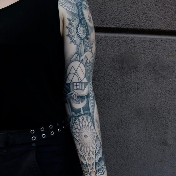 Ian Healy - Lucky's Tattoo & Piercing - MA