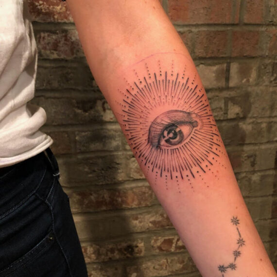 Ian Healy - Lucky's Tattoo & Piercing - MA